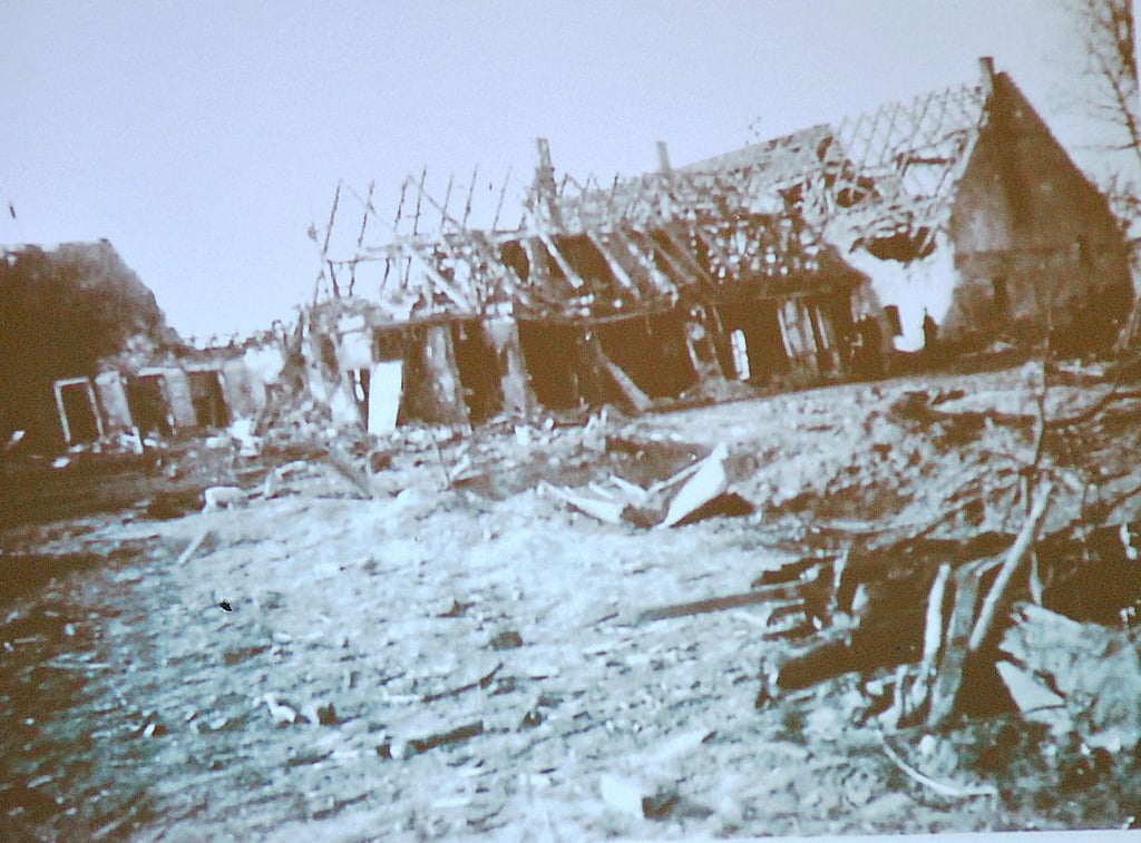 80 Jahre Bombenangriff auf Darnebeck: Als die Luftmine explodiert, sind ...