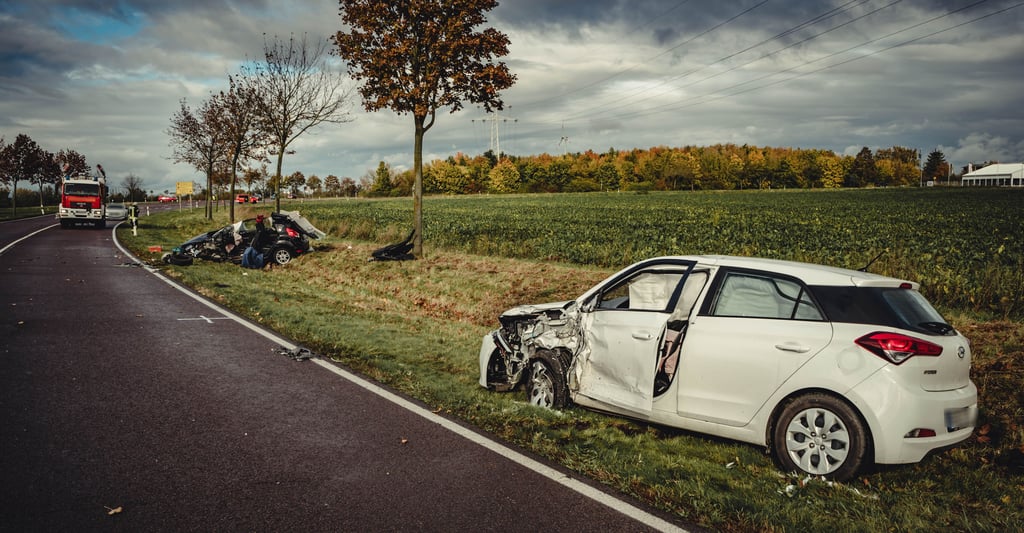Ins Schleudern geraten: Drei Personen bei Unfall schwer verletzt - Hyundai prallt auf ...