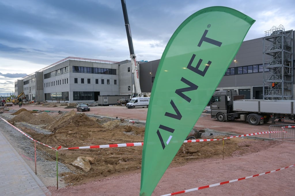 Unternehmen: Großinvestition liegt im Zeitplan: Richtfest bei Avnet