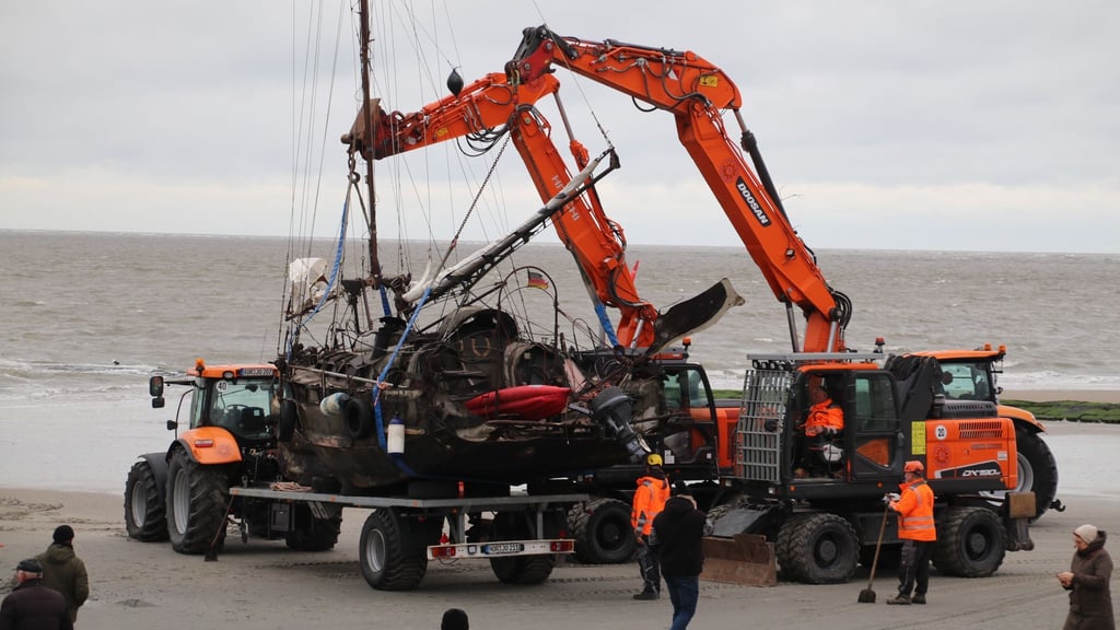 Schifffahrt: Auf Norderney gestrandetes Segelboot ohne Probleme geborgen