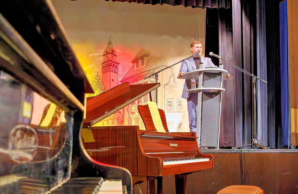 Besondere Auktion im Burgenlandkreis: Von Klavier bis Kontrabass: Ein ...