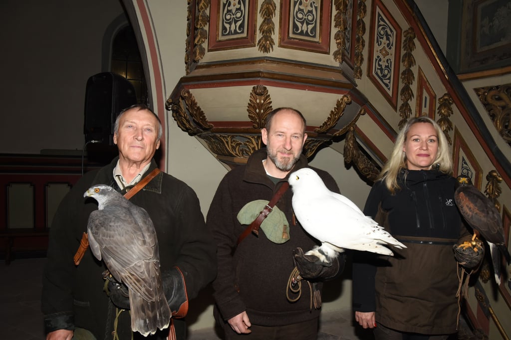 Messe: Hubertusmesse: Habicht schellt in der Barbyer Marienkirche