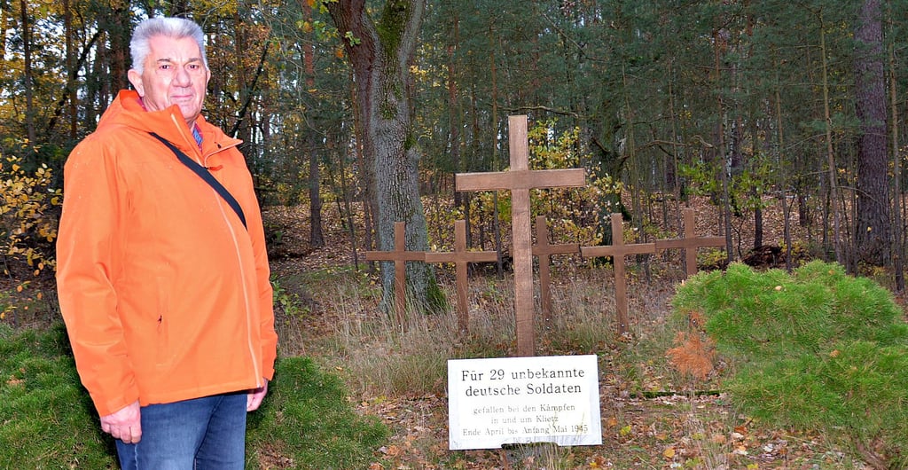 Kriegsgräberpflege: Tangermünder hält seit 20 Jahren Erinnerung an ...