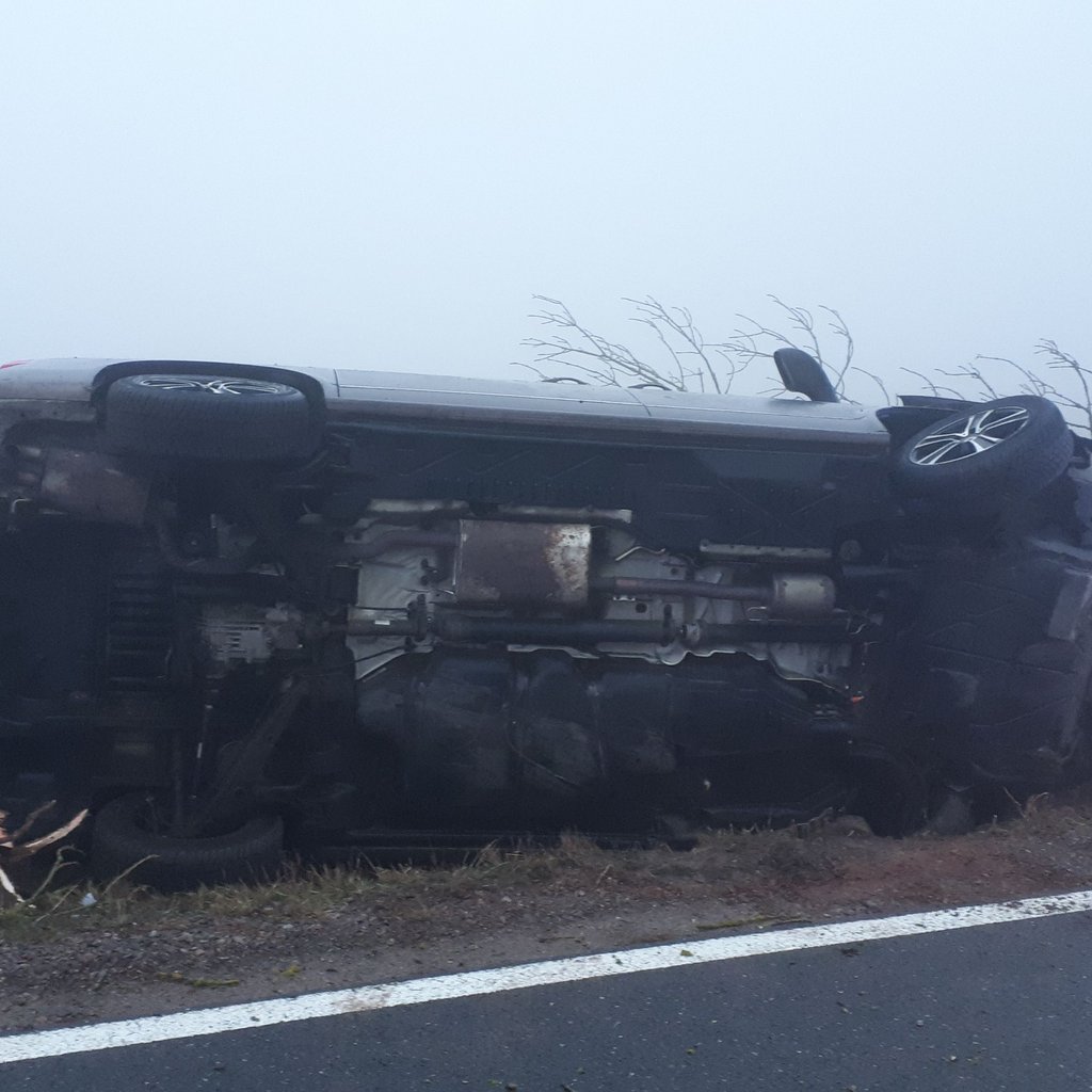 Dichter Nebel: Pkw umgekippt: 44-Jährige bei Unfall auf B27 verletzt