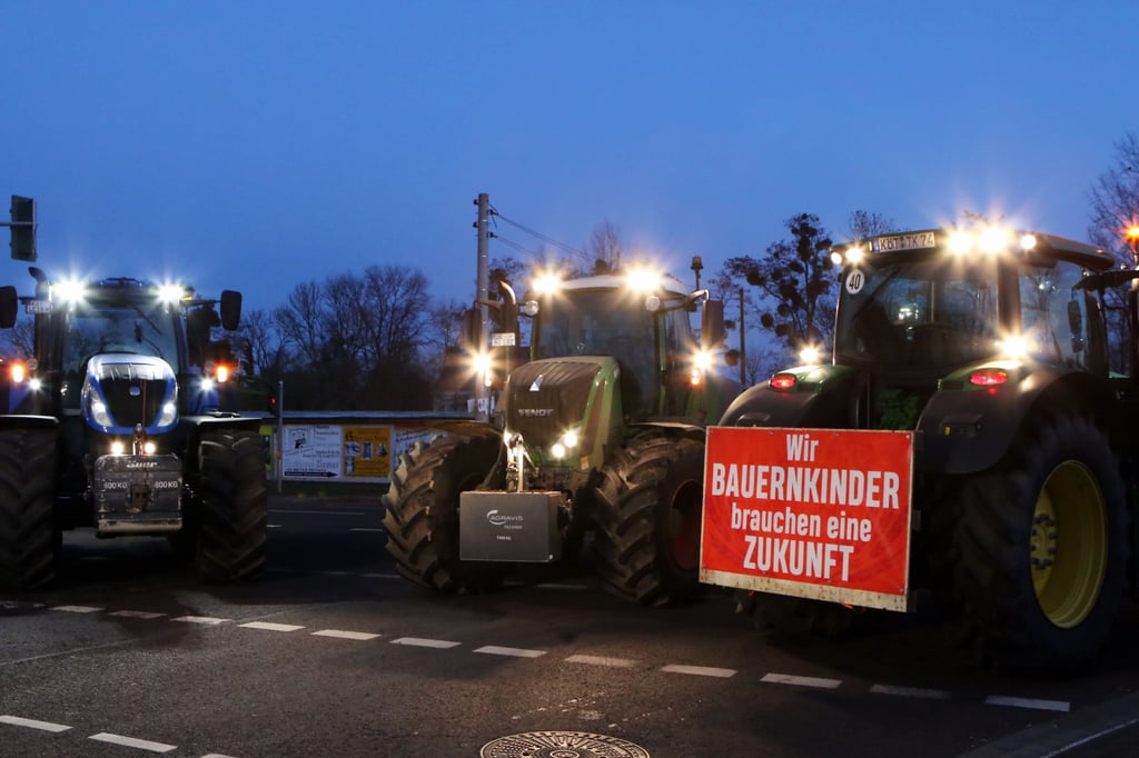 Bauernproteste: Vor Fahrt nach Halle und Magdeburg - Bauern und ...
