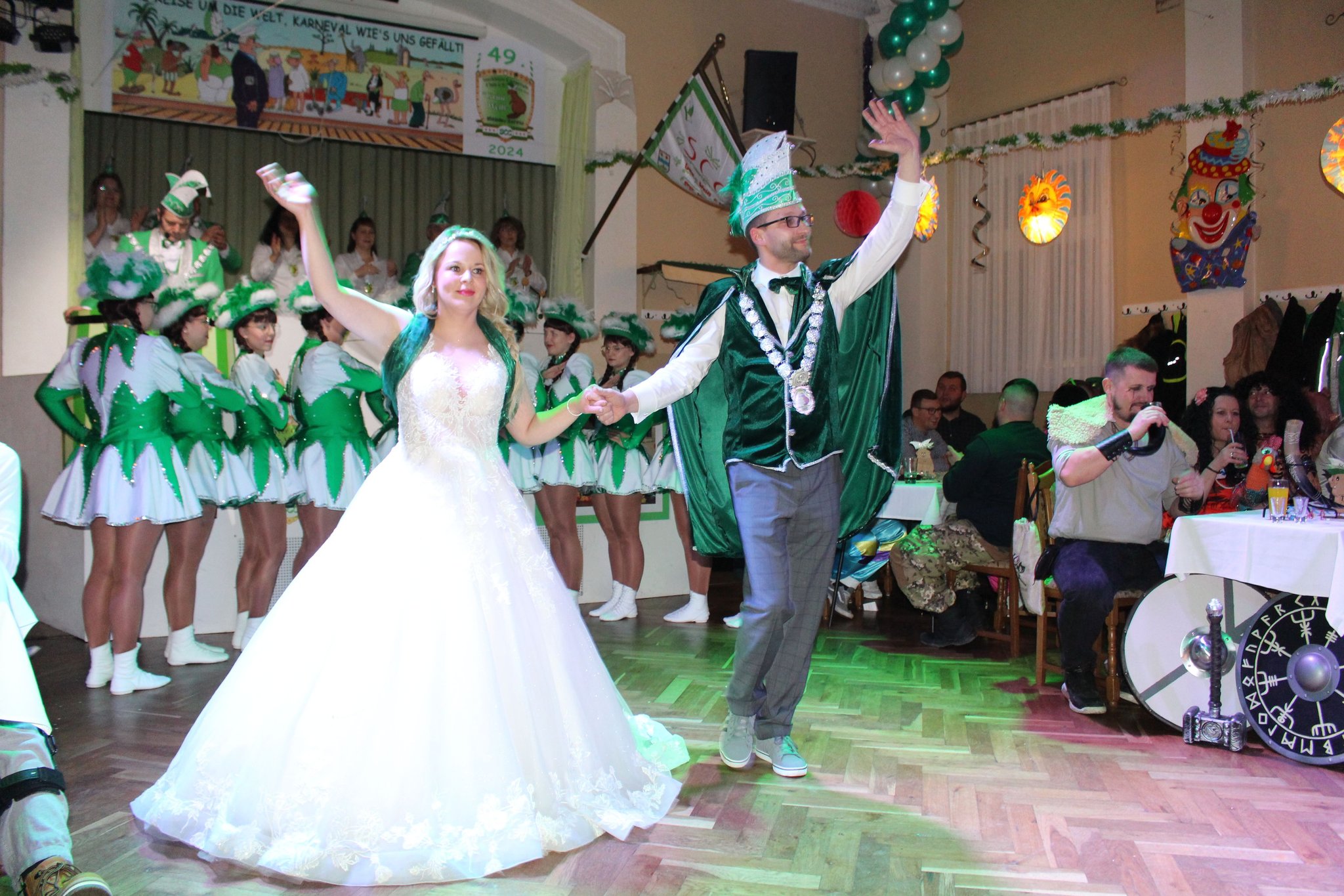 Karneval In Zerbst: Steckbyer Carnevalsclub eröffnet Session ...