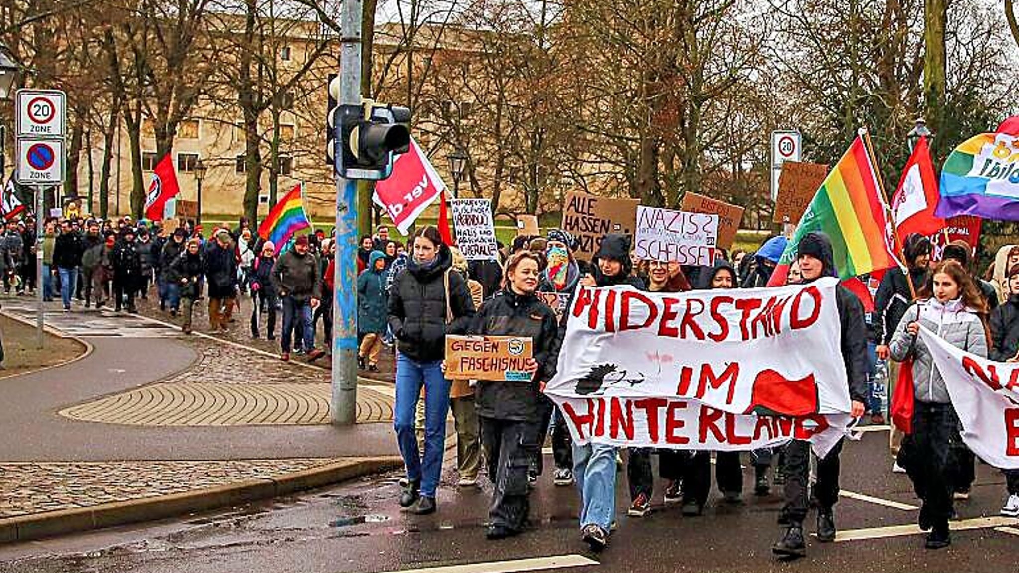 Demonstration in Sachsen-Anhalt: Gegen Faschismus: 200 Menschen bei Kundgebung auf Wittenberger ...