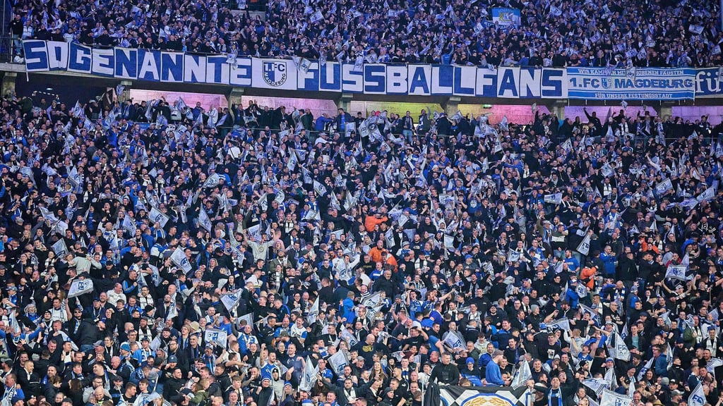 Hertha BSC: 17.000 FCM-Fans begeistert auch Pal Dardai im Olympiastadion