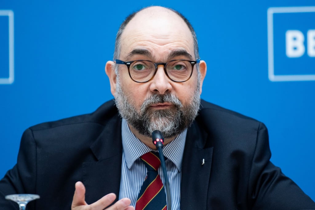 Extremismus: Verfassungsschutz soll über Verdachtsfälle reden dürfen