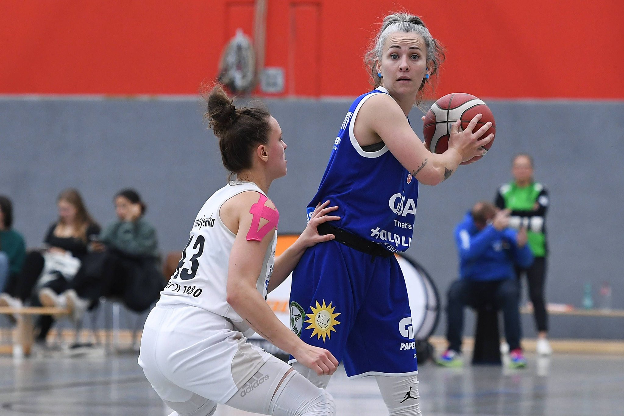 Kapitänin Cousseins-Smith: Basketball: Anführerin des Gisa Lions MBC ...