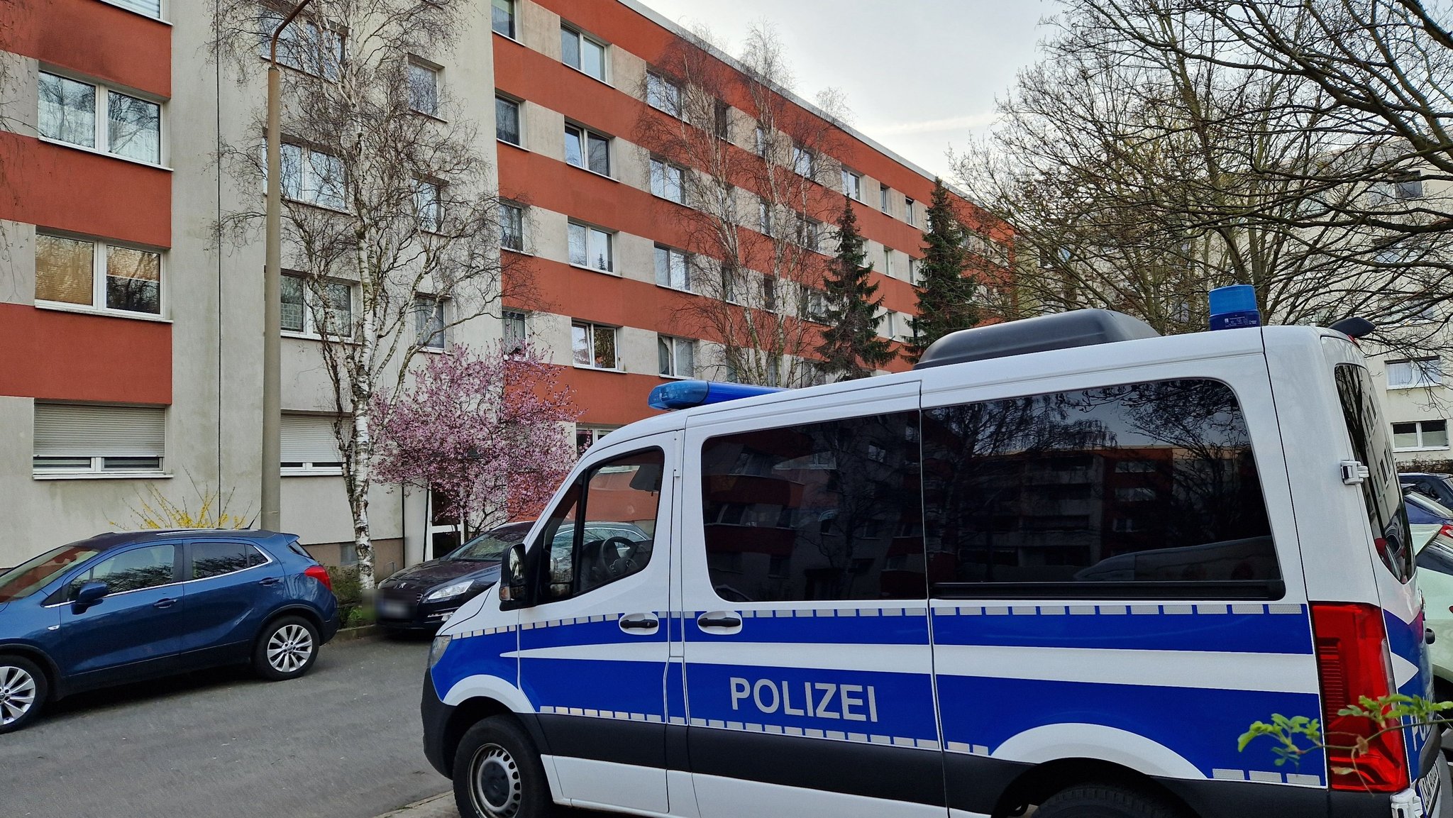 Polizeieinsatz in Halle: Kinderporno-Razzia in Halle: Polizei durchsucht Wohnungen