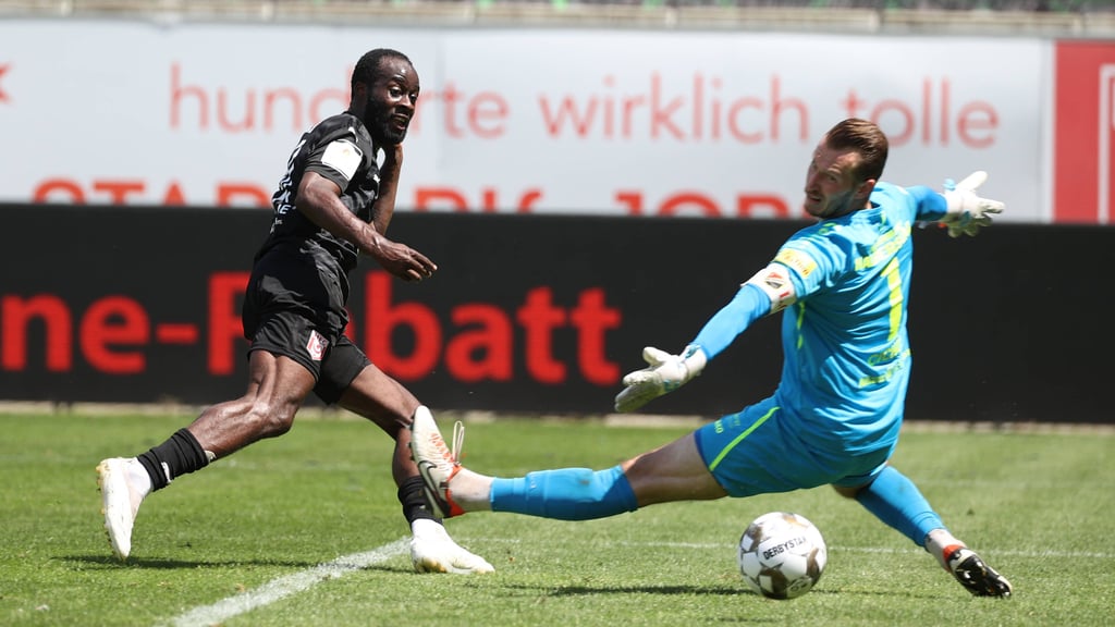 Joker Erich Berko überragt mit vier Torbeteiligungen: Hallescher FC ...