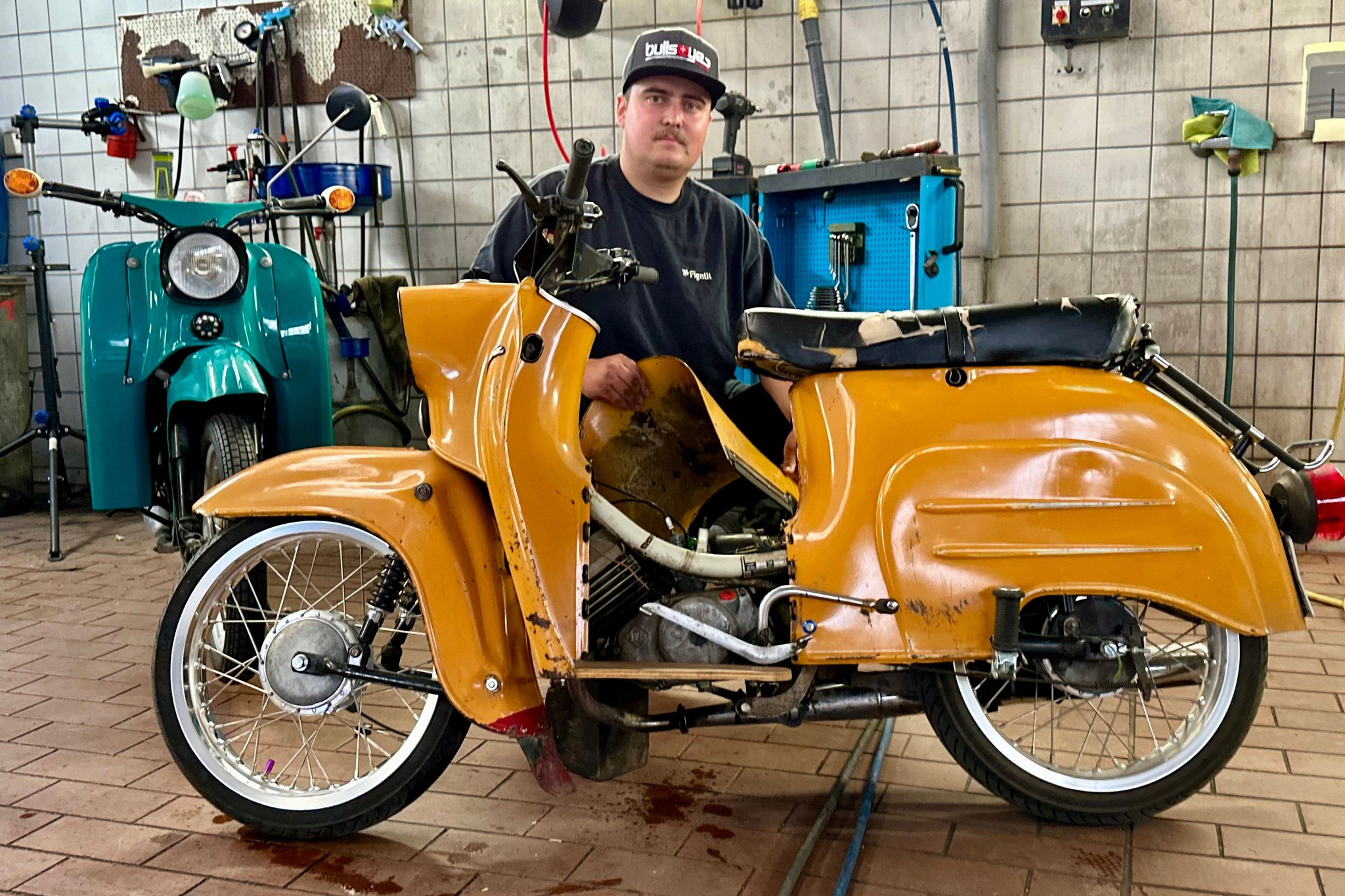 Genthiner mit besonderem Hobby: 60 Jahre Simson Schwalbe: Experte für ...