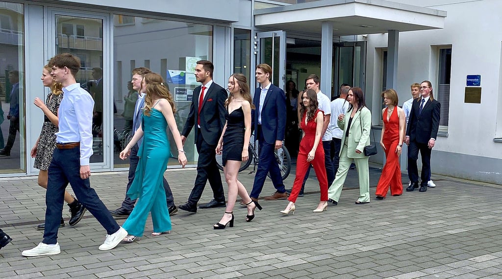 Schule: Der Abiturjahrgang des Schönebecker Dr.-Carl-Hermann-Gymnasium ...