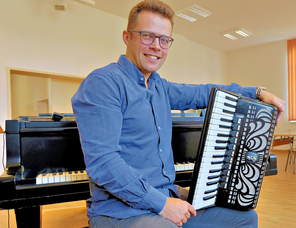 Musikschulbezirk Jessen: Lehrer sind voll ausgelastet - Chef Victor ...