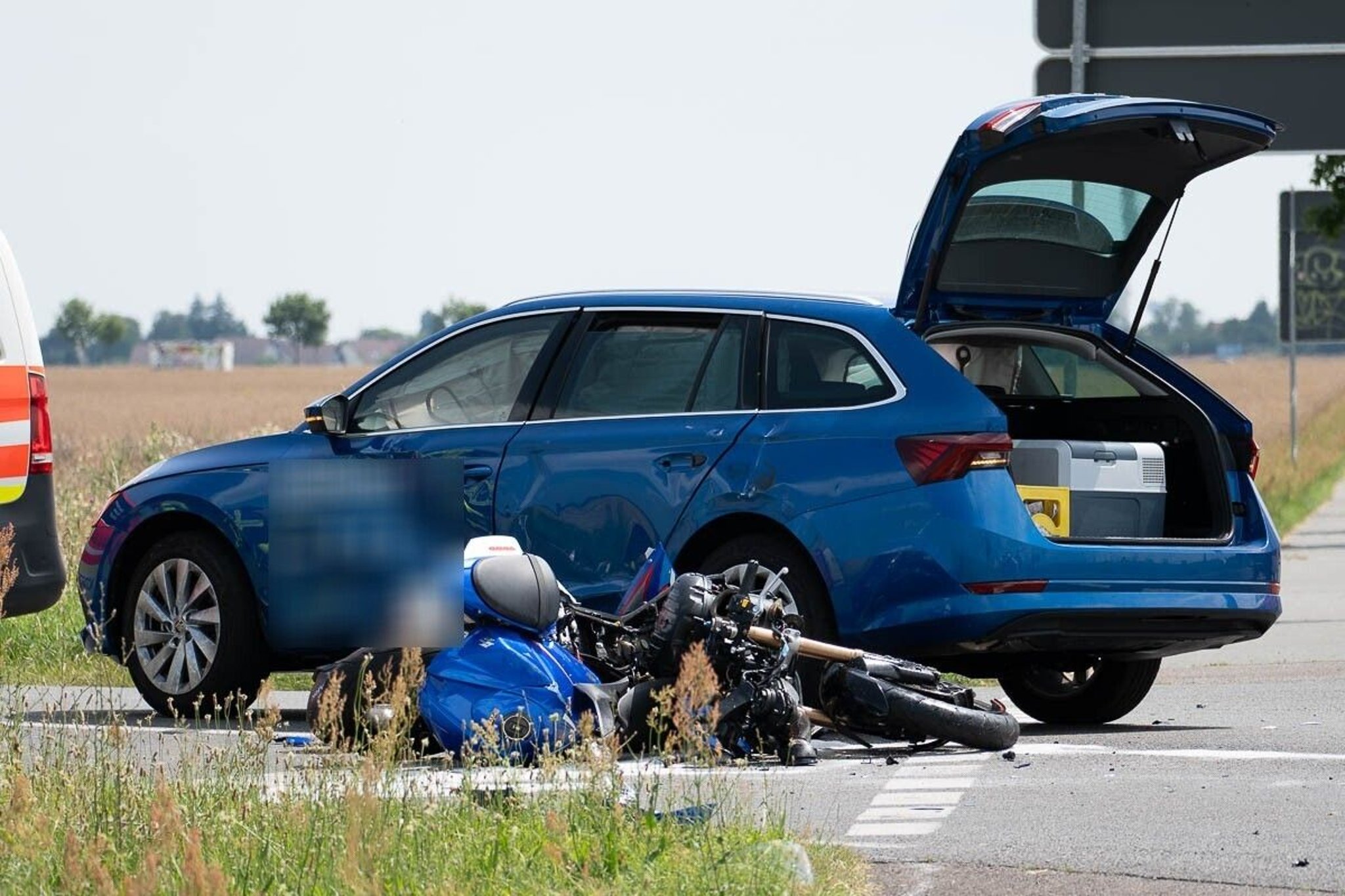 Wieder an der Problem-Kreuzung: Tödlicher Unfall: Motorradfahrer kommt auf B184 zwischen Dessau ...