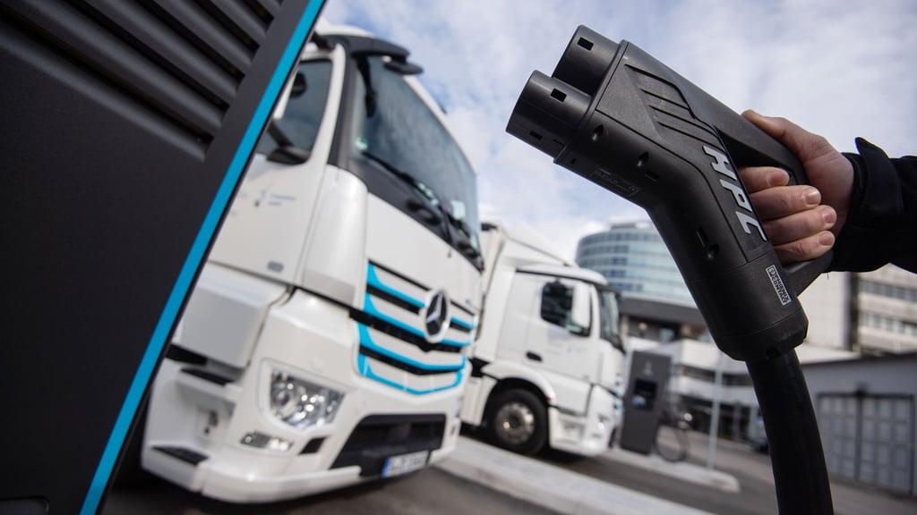 Studie zur Elektromobilität: 1000 Ladestandorte reichen für Großteil des Lkw-Verkehrs