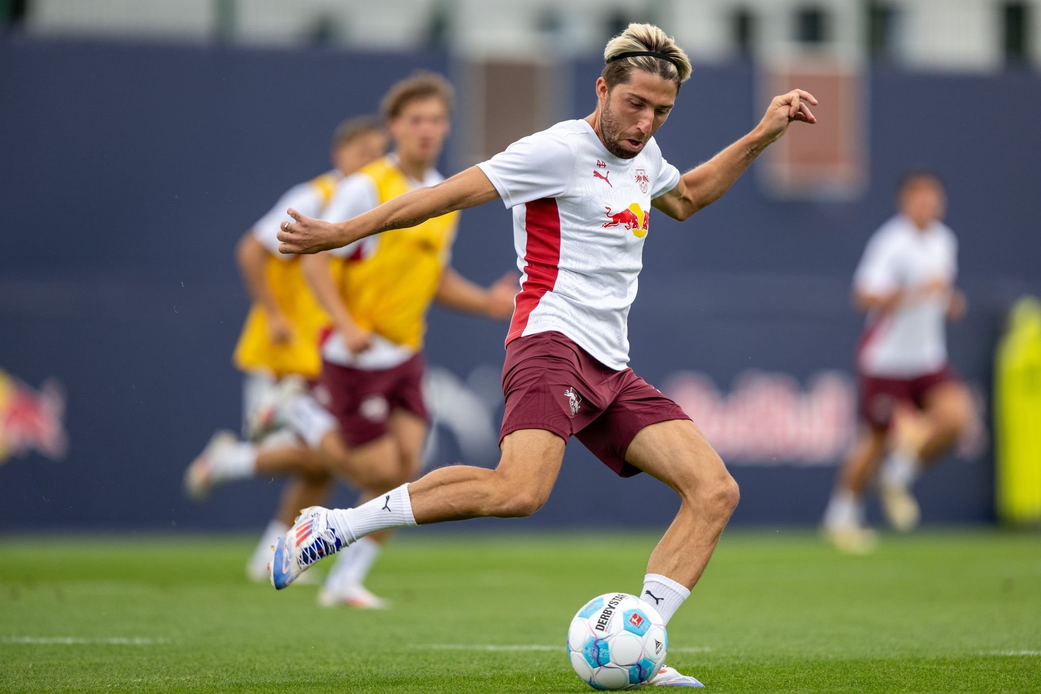 FußBall-Profi bei Ibes: Seine Frau ist dagegen - RBL-Profi Kevin Kampl ...