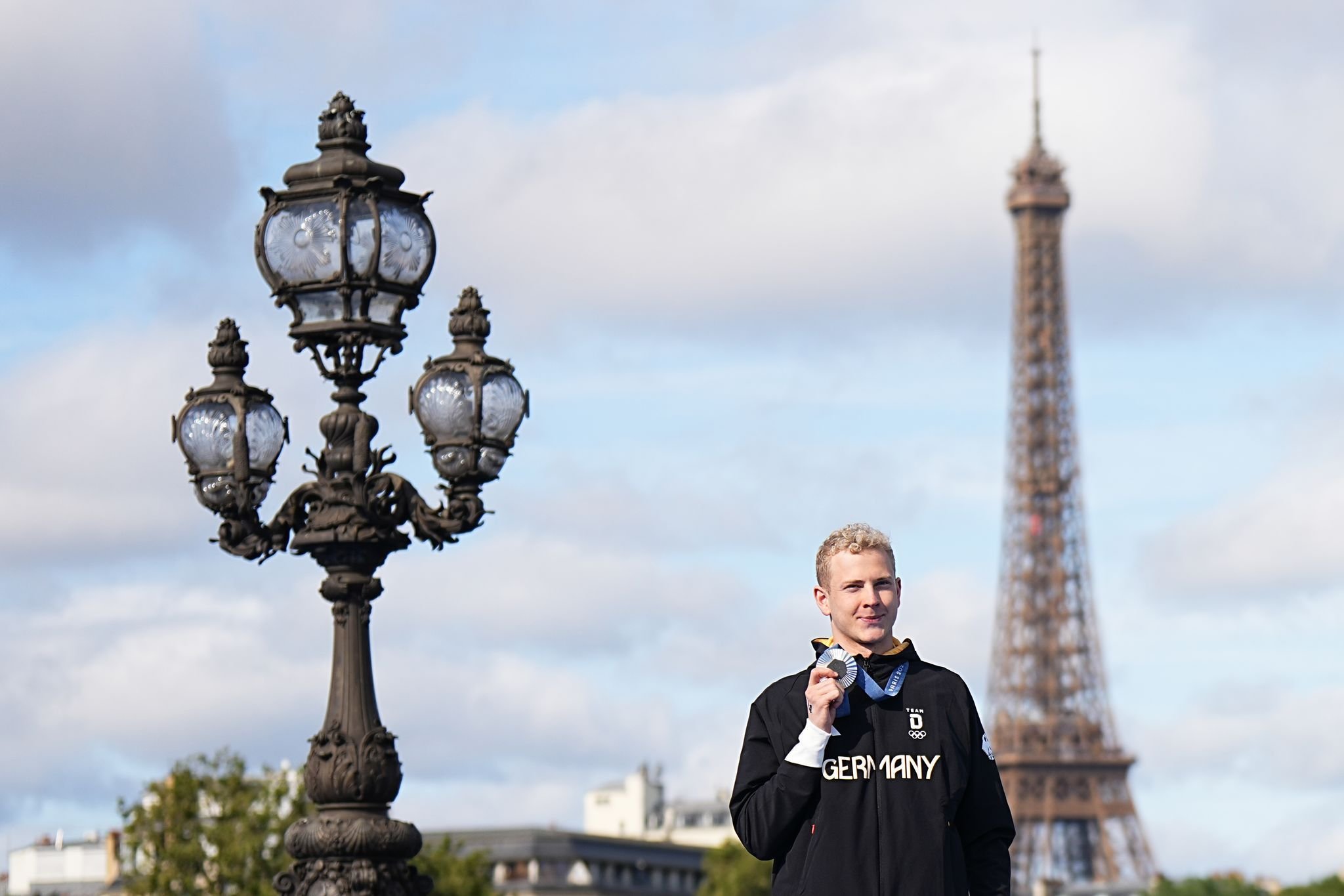 Freiwasserschwimmen in Paris: Silber-Bild mit Eiffelturm: Klemet ...