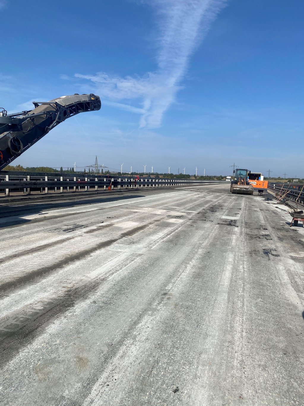 Sperrung nach Explosion auf Autobahnbrücke: Freigabe von A38 nicht vor ...