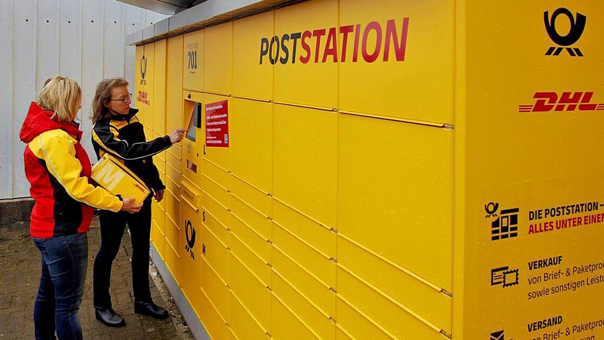 Briefe Pakete und Briefmarken: Warten hat ein Ende: Poststation in der ...