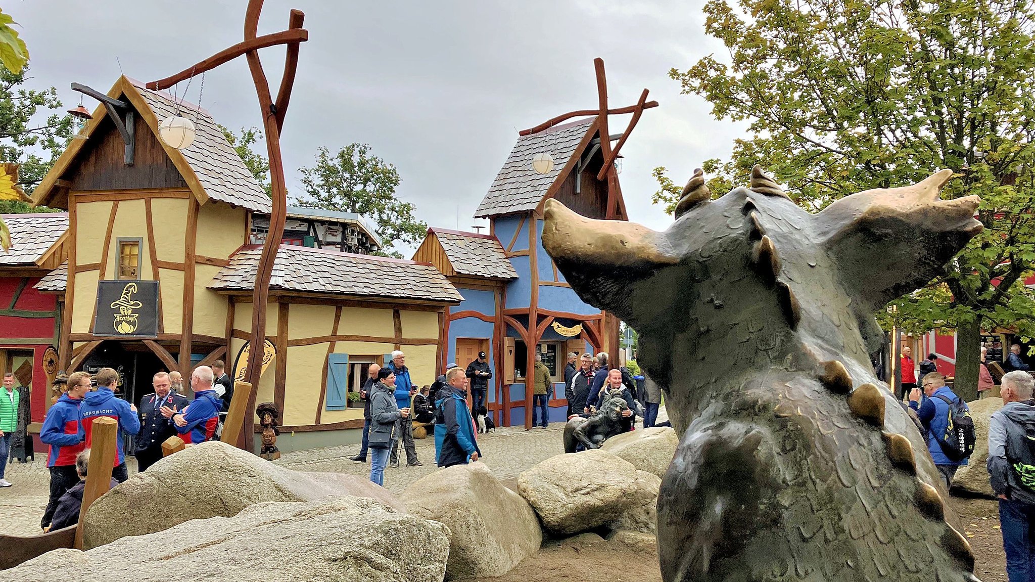 Neues Hexendorf auf dem Hexentanzplatz Thale: Touristenmagnet im Harz ...