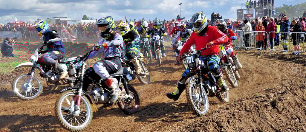 Adrenalin und Ostalgie: Simson-Open und 24-Stunden-Rennen: Rennspektakel in Vahrholz