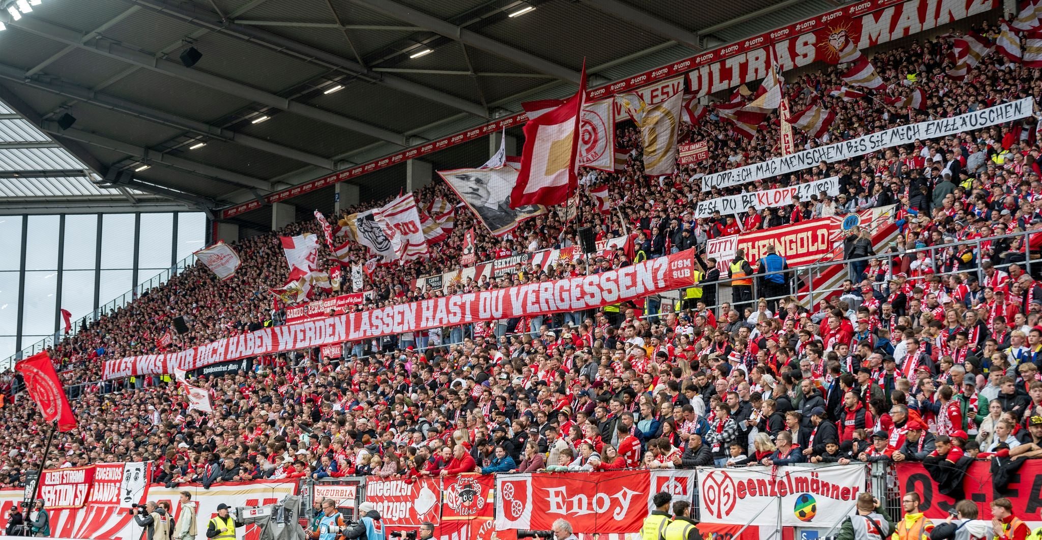 Fußball-Bundesliga: Fan-Proteste in Mainz gegen Klopp-Engagement bei ...