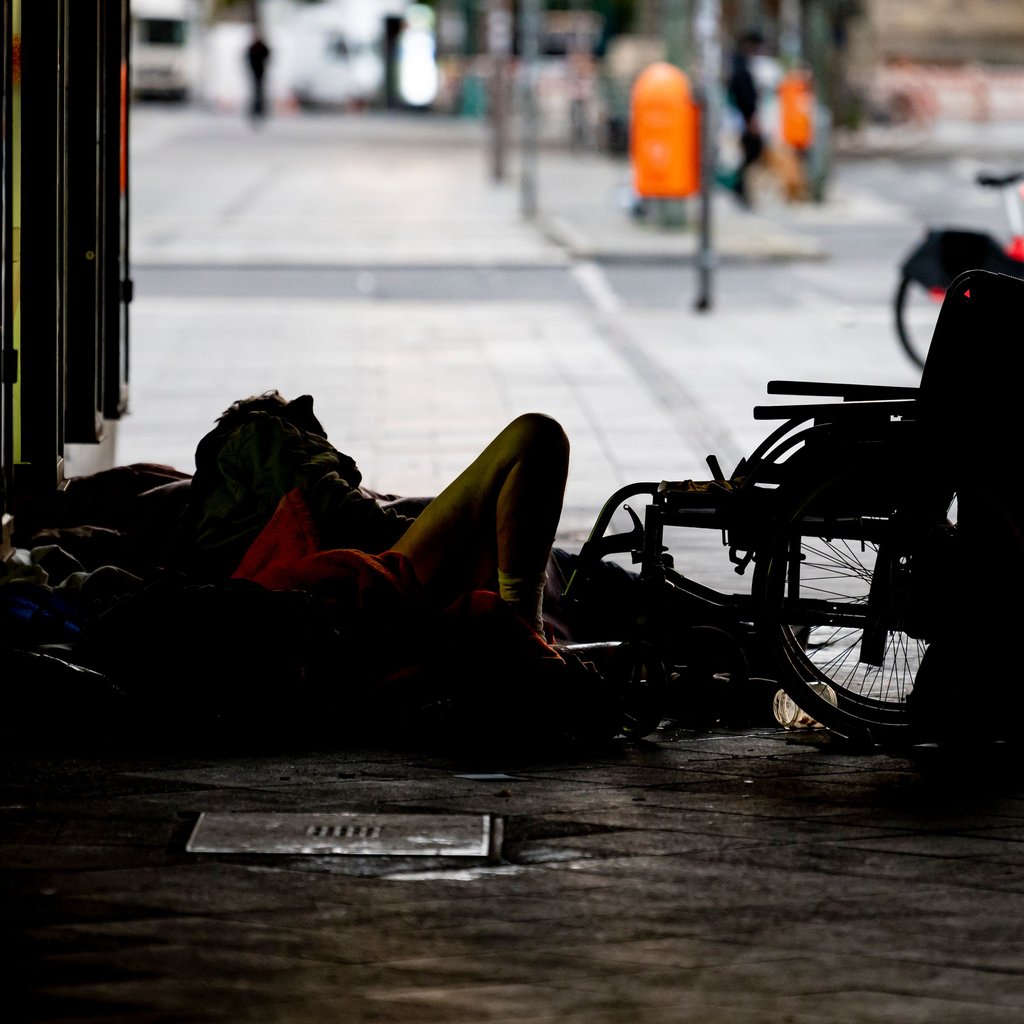 Leipzig: Schlafstätte eines Obdachlosen angezündet - versuchter Mord?