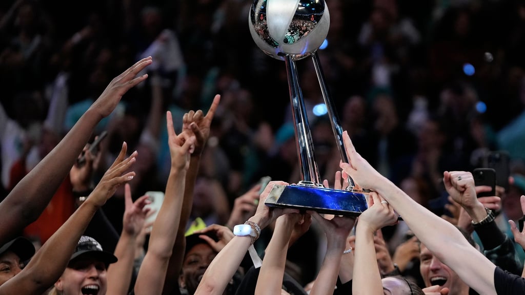 WNBA: Parade durch New York: Liberty feiern erste Meisterschaft