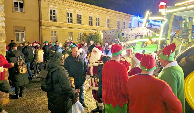 Coca Cola Weihnachtstruck bei Weihnachtsmarkt Zerbst: Bürger Lars ...
