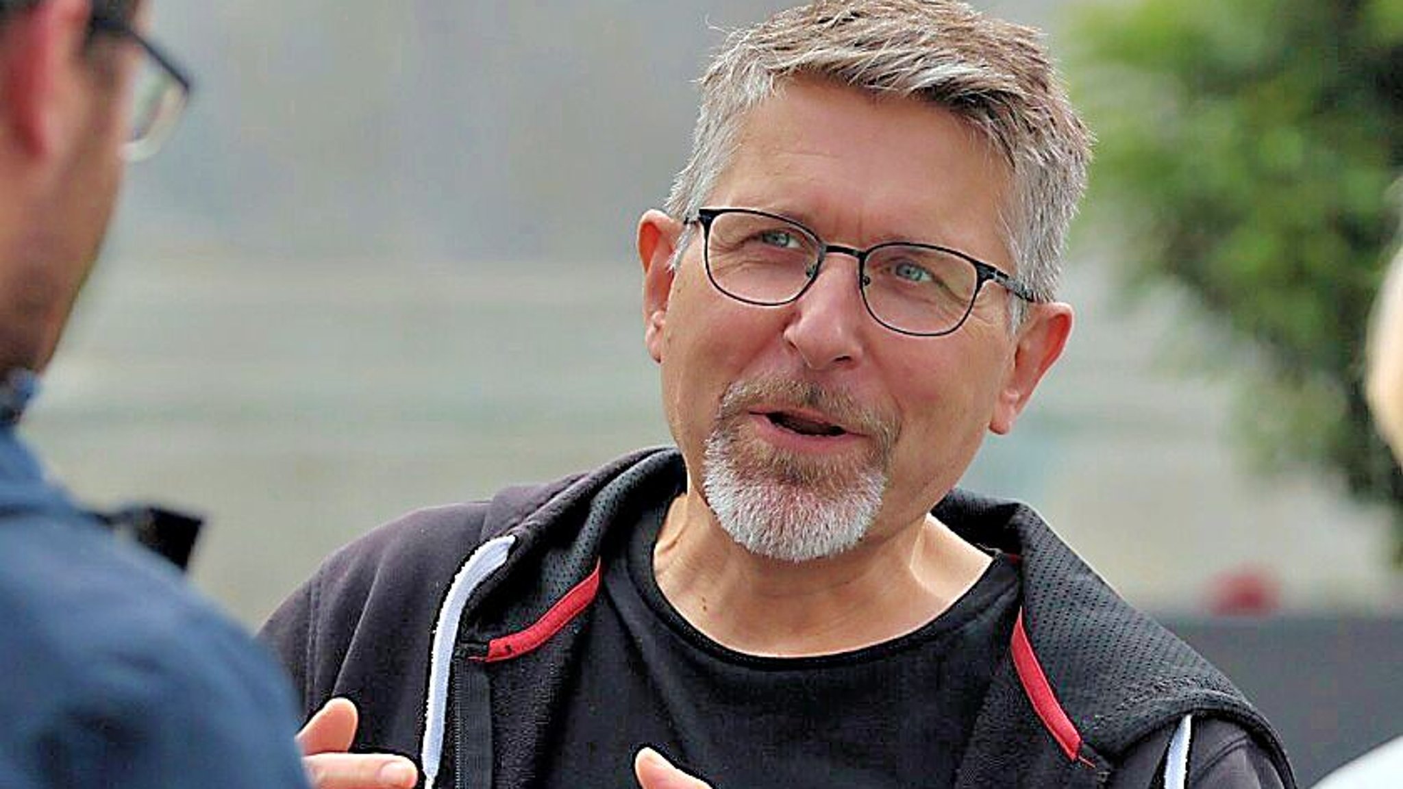 Langjähriges Mitglied des Stadtrates Halle: Nach Hitler-Provokation ...