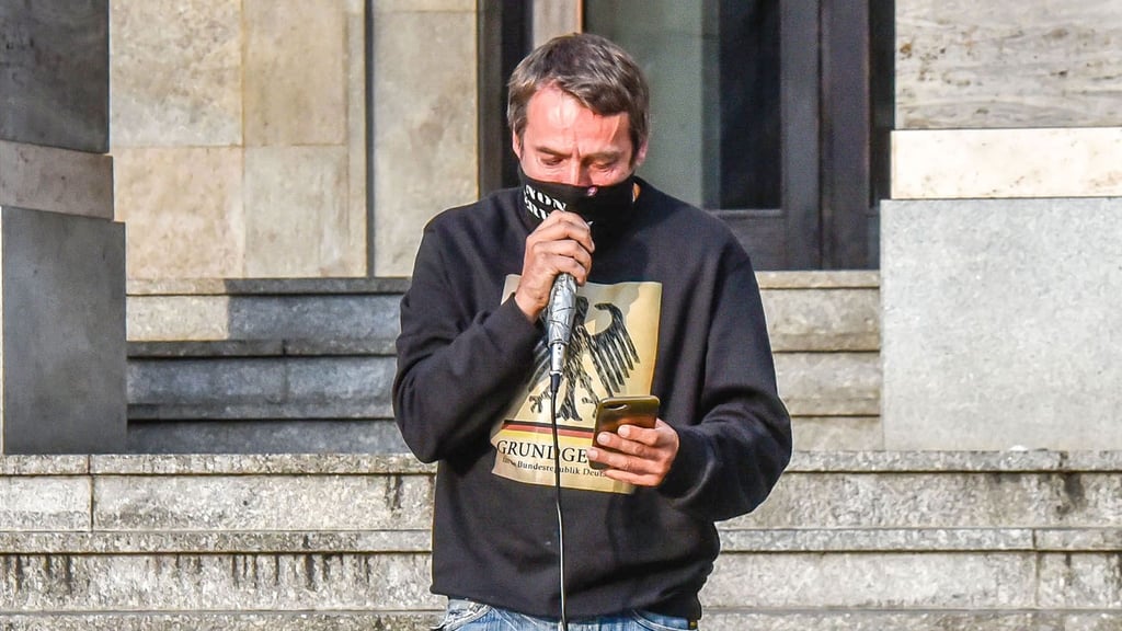 Sven Liebich: Debatte um Geschlechtsidentität und Haft