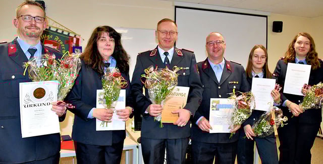 Ehrungen und Beförderungen für Kameraden: Feuerwehr Fischbeck 2024 ...