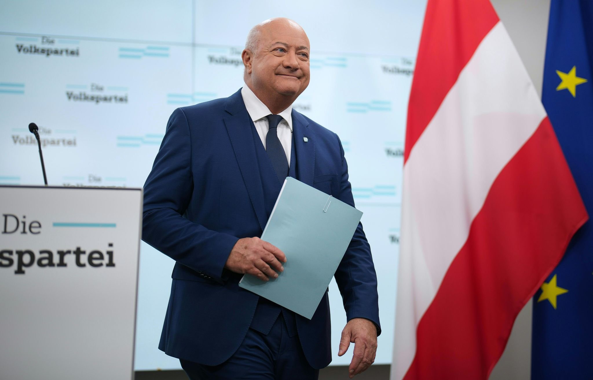 Regierungsbildung: Drei Mitte-Parteien bilden Koalition in Österreich