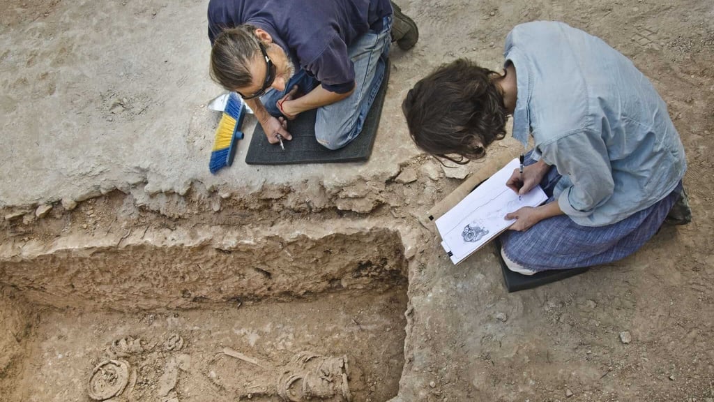 Archäologen-Fund in Israel: Askese in Eisenringen: Forscher finden ...