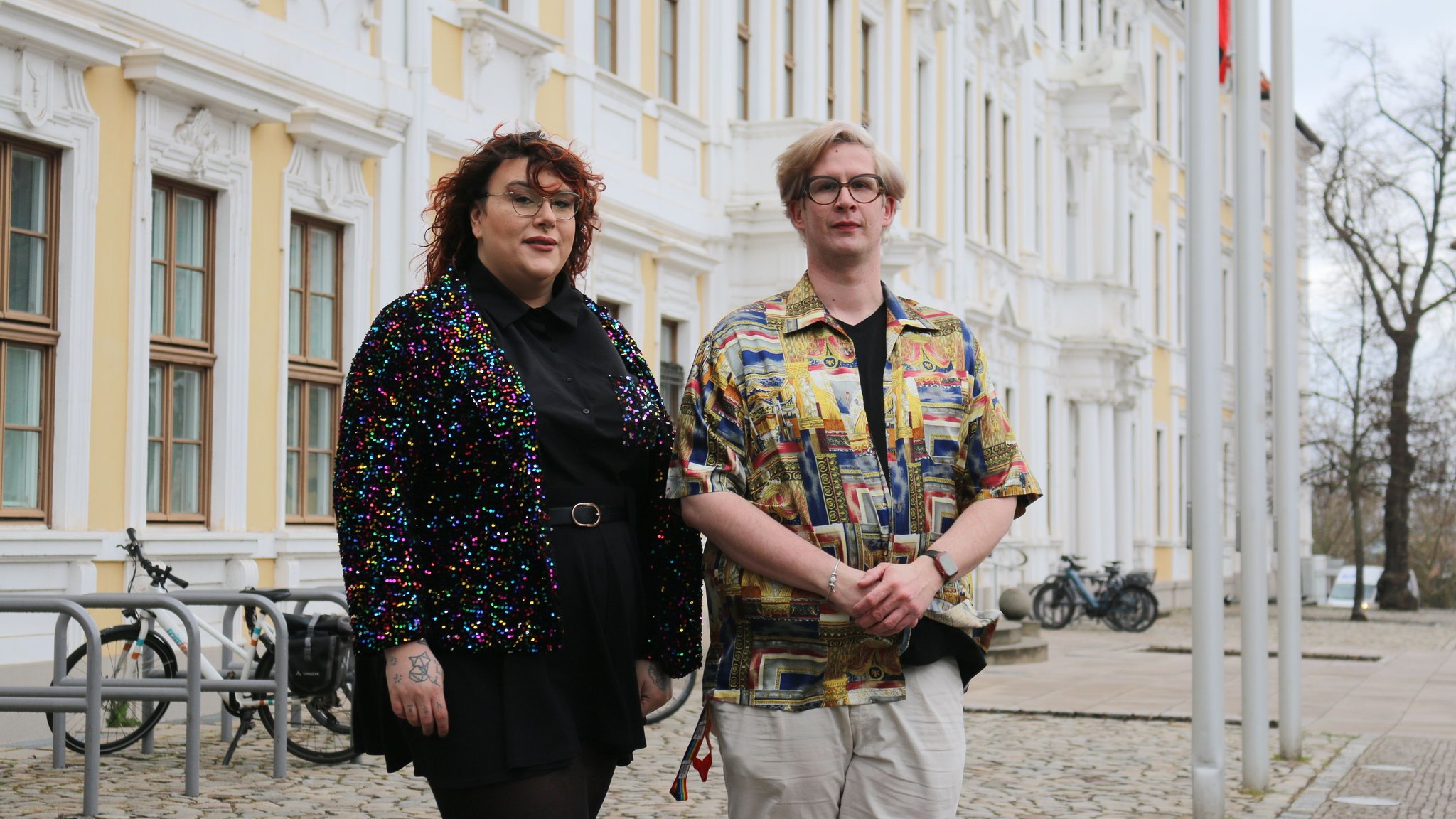 Landtag Sachsen-Anhalt verwehrt Bürgern Zutritt wegen bunter Kleidung