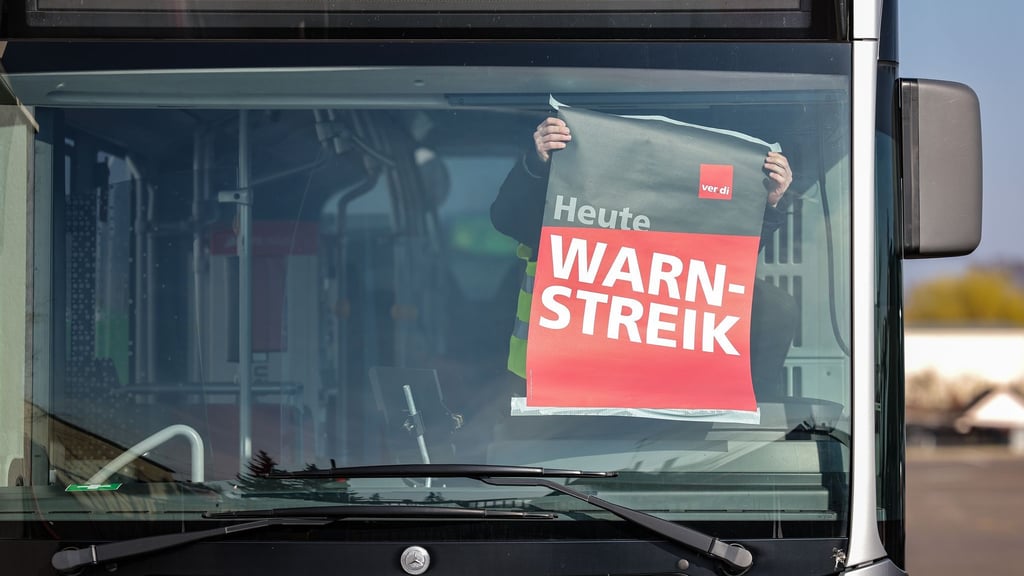 Tarifkonflikt: Verdi droht mit neuem Warnstreik im Nahverkehr