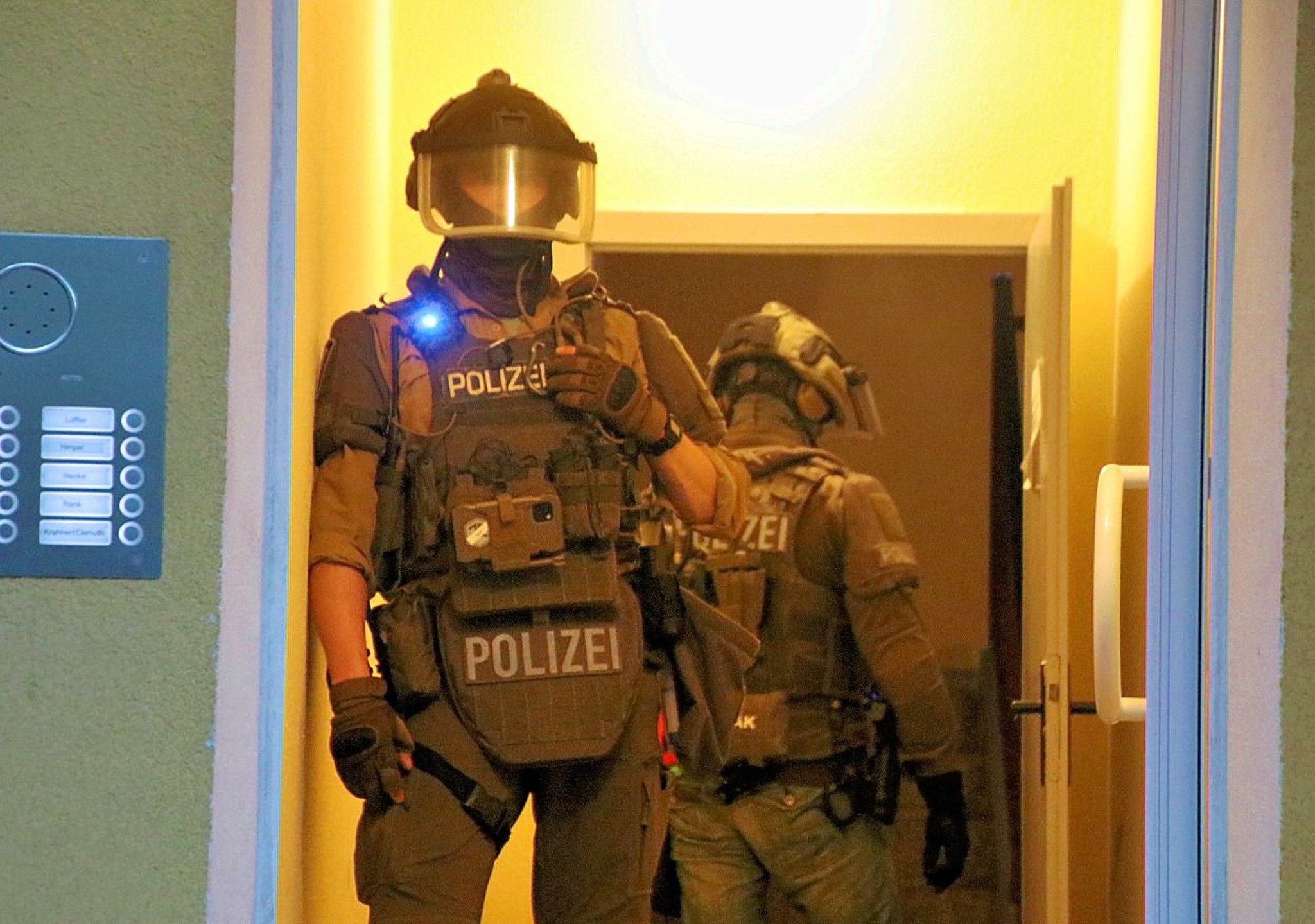 SEK-Einsatz in Dessau-Roßlau: Mann bedroht Polizei mit Messer