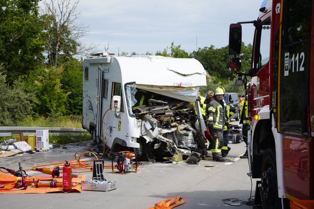 Schwerer Wohnmobil-Unfall bei Wiedemar! Sperrung auf A9 Richtung München
