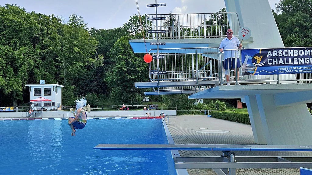 Freibadfest und Arschbombenchallenge: Volles Programm im Freibad Weißenfels