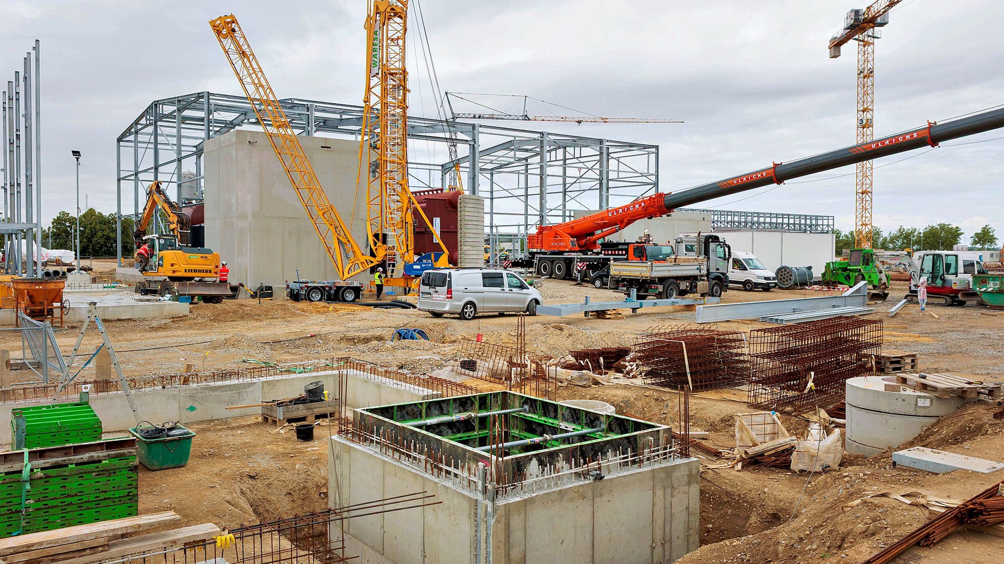 Antar vasna.com she's a real knockout in person, if you dig