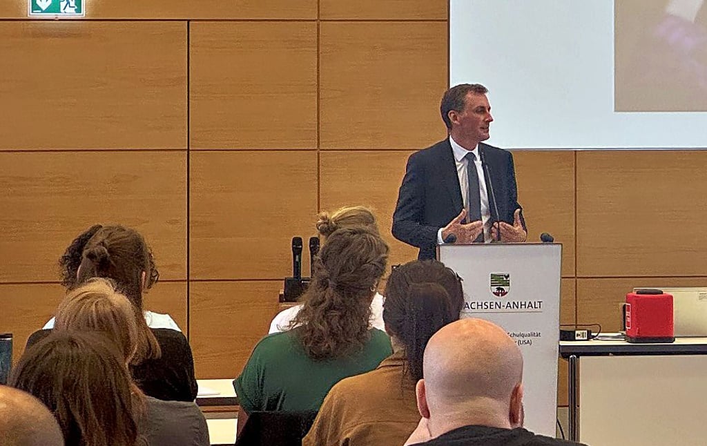 Lehrermangel in Sachsen-Anhalt: Neuer Bildungsminister Jan Riedel startet in Halle – So lief ...