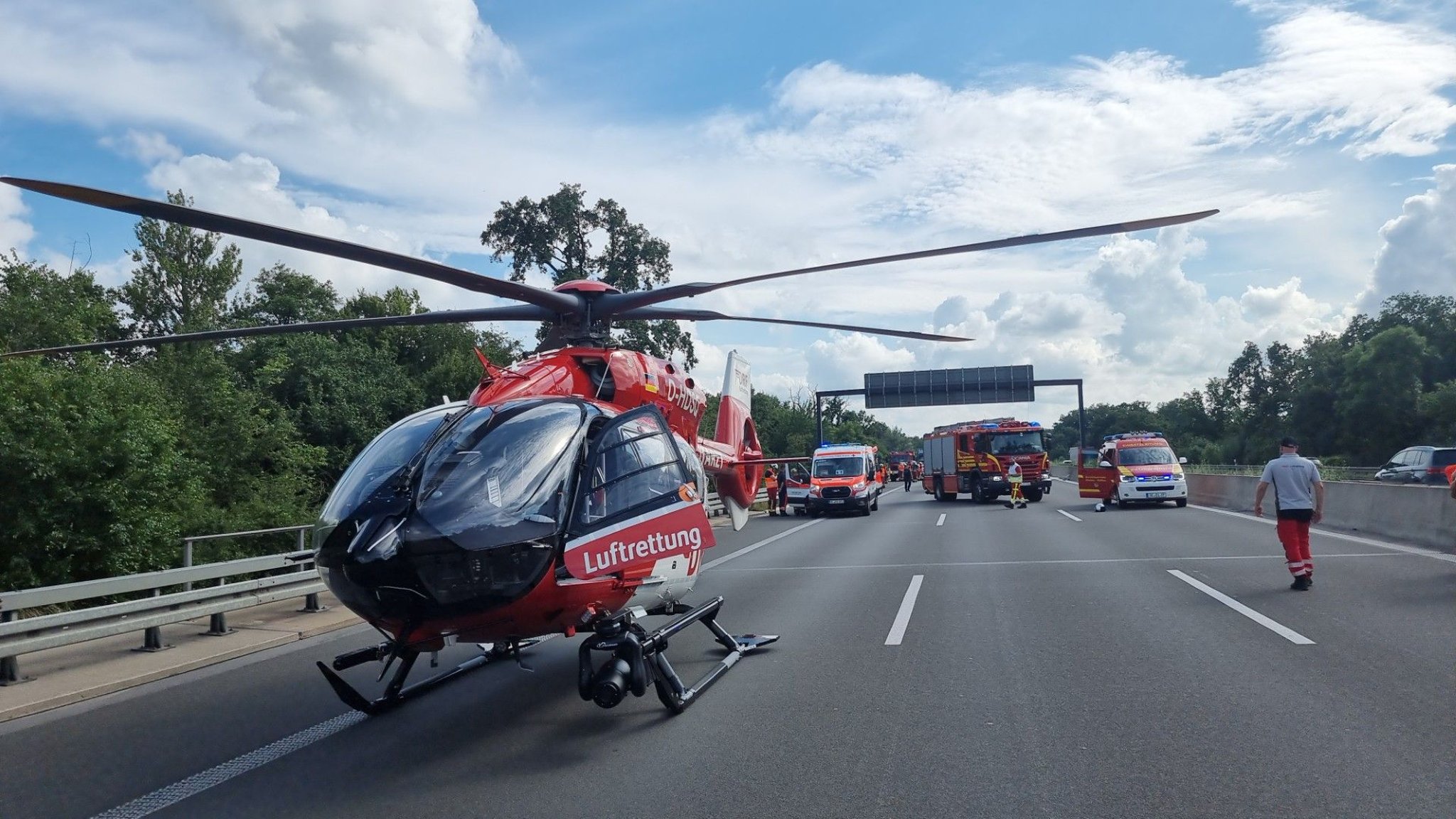 Geschlossene Notaufnahme als Problem: Schwerer Unfall auf A9 bei Dessau - Sieben Verletzte, Mann ...
