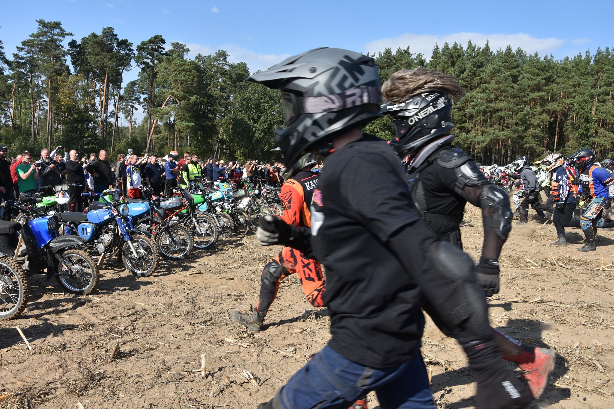 6- und 24-Stunden-Rennen: Simson an Simson: Das erste Siegerteam in ...