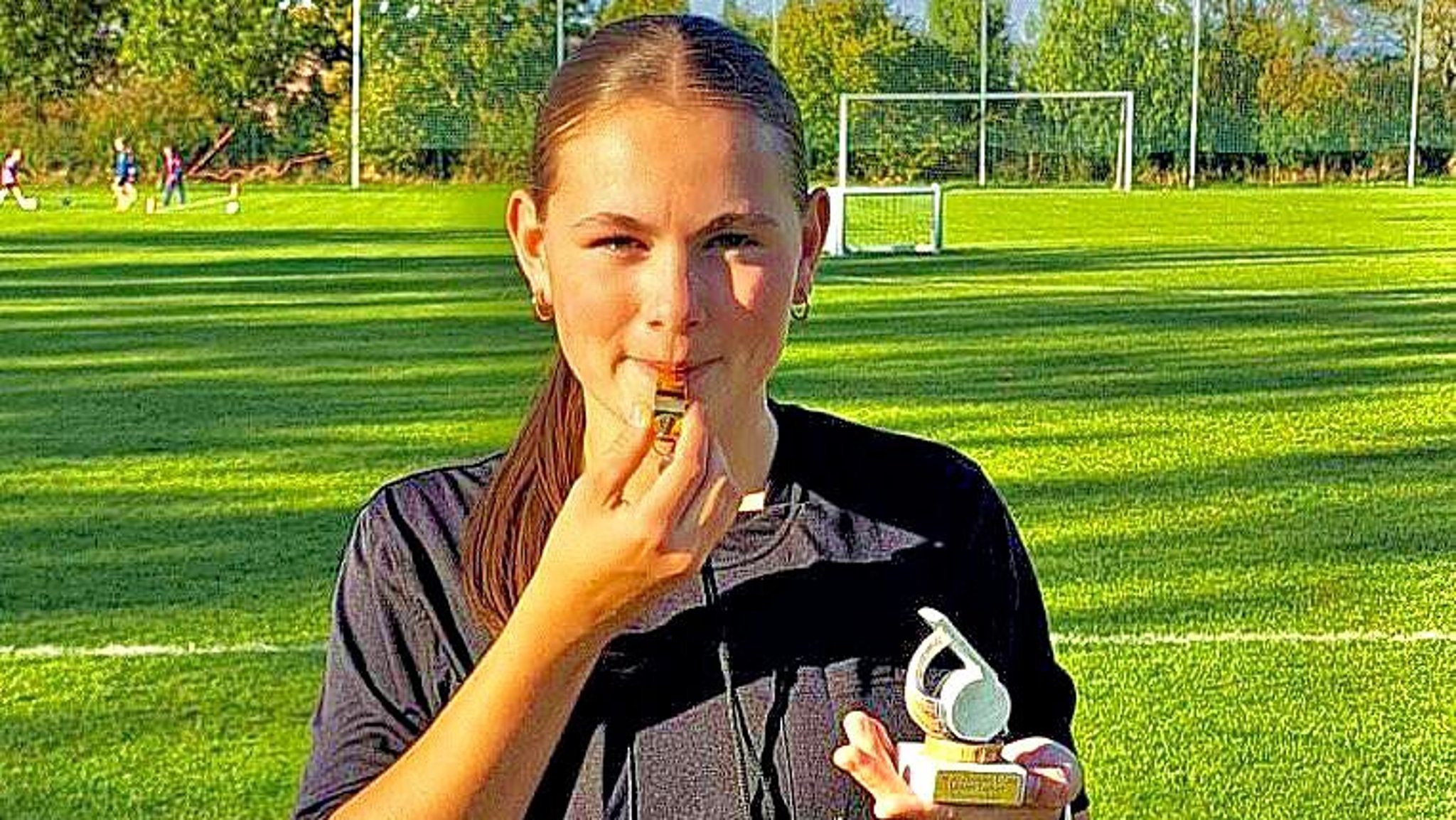 Fußball in Mansfeld-Südharz: Fußball-Schiedsrichterin Kim Riegel ist ...