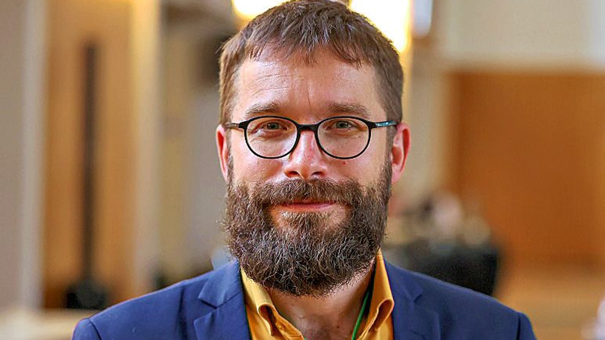 Meckern und Mutmachen: Vor dem Hauptbahnhof Merseburg: Warum der Grünen ...