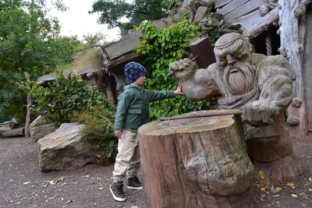 Neuer Freizeitpark bei Leipzig: Wo sind Finn und Philipp? – In dieser verwunschenen Erlebniswelt ...