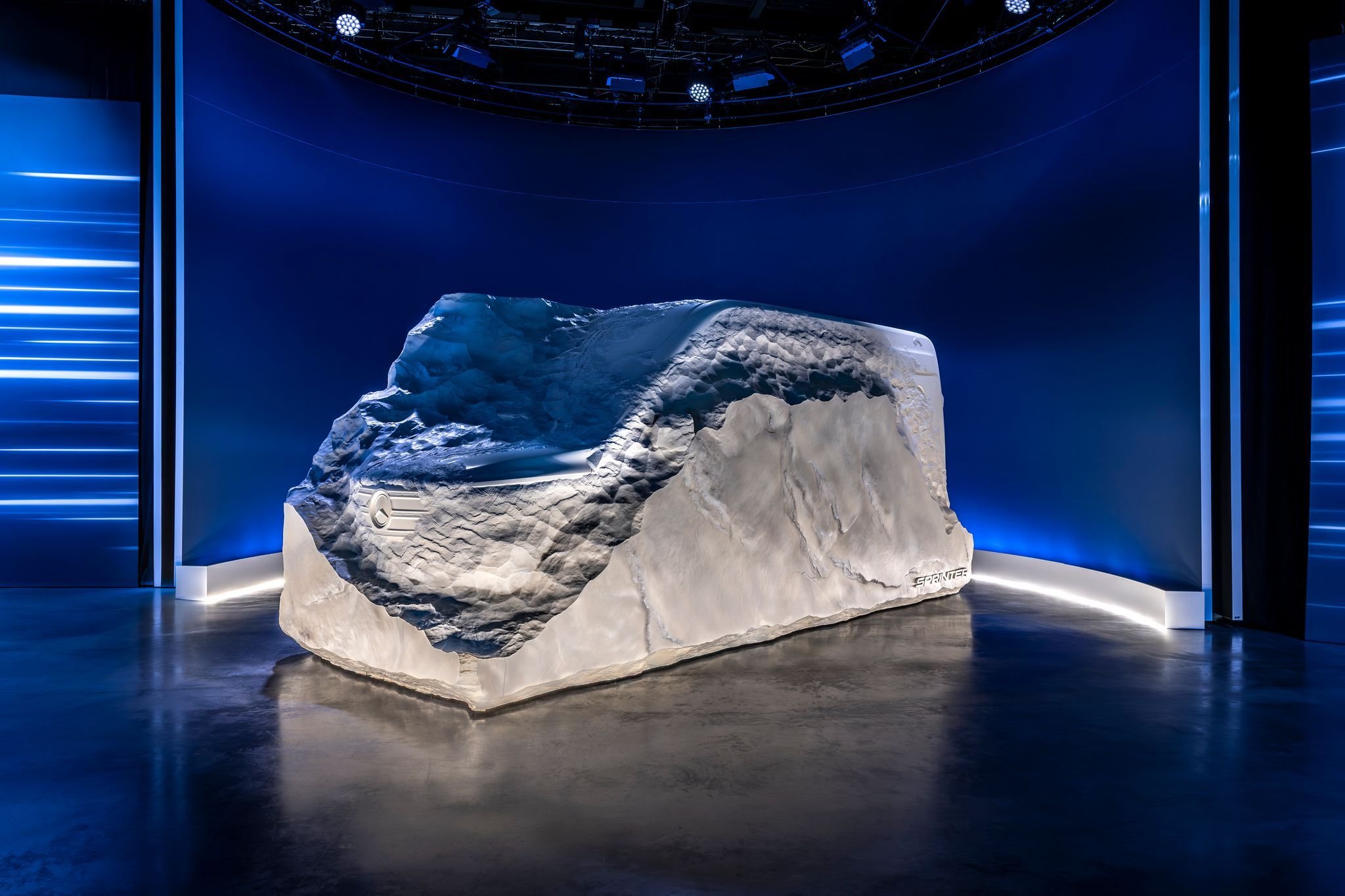 Transporter mit Stern: Parallel zum VLE: Mercedes bereitet Sprinter ...