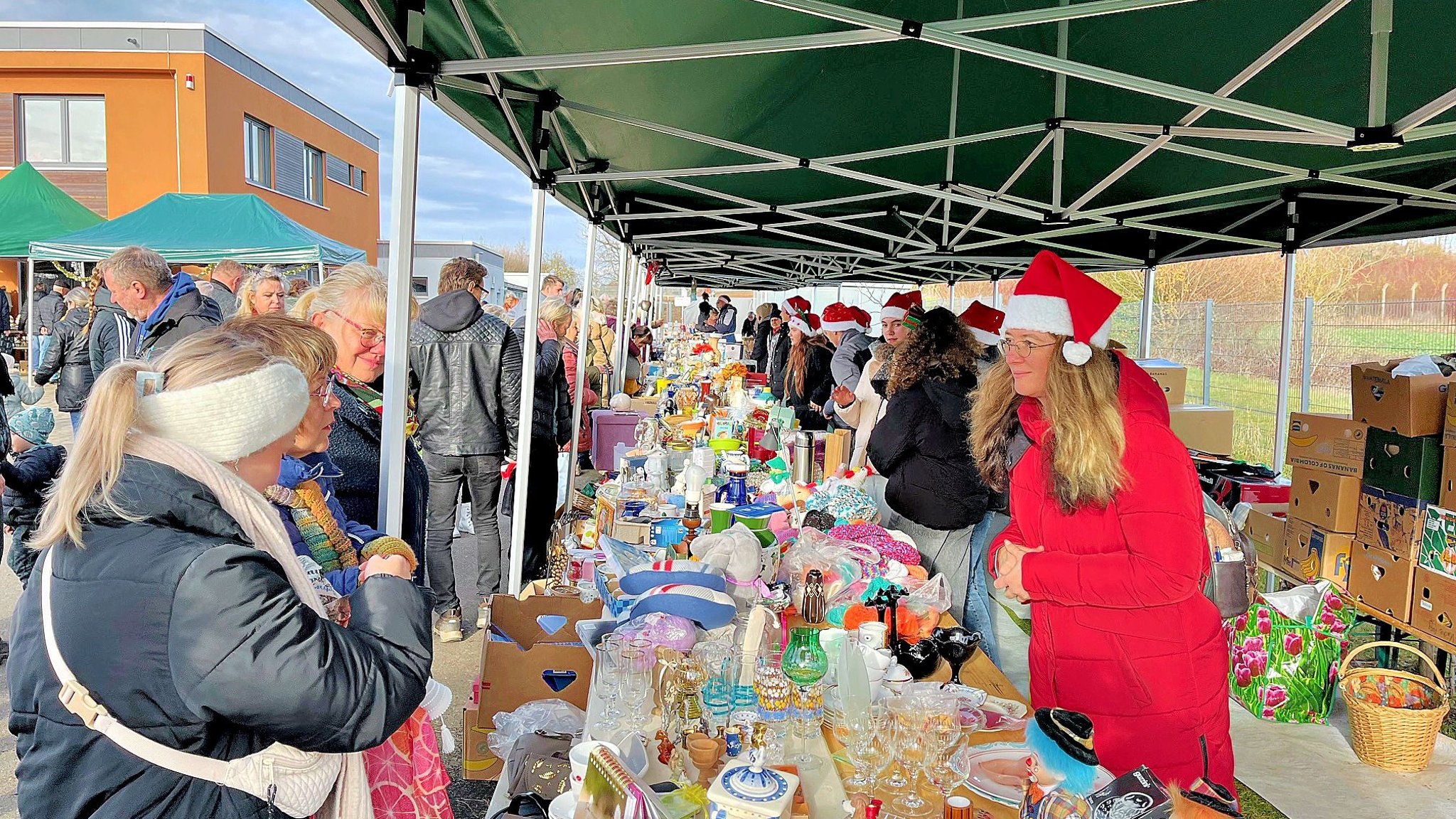 Veranstaltung im Zeitzer Tierheim: Hunderte kommen aus nah und fern ...